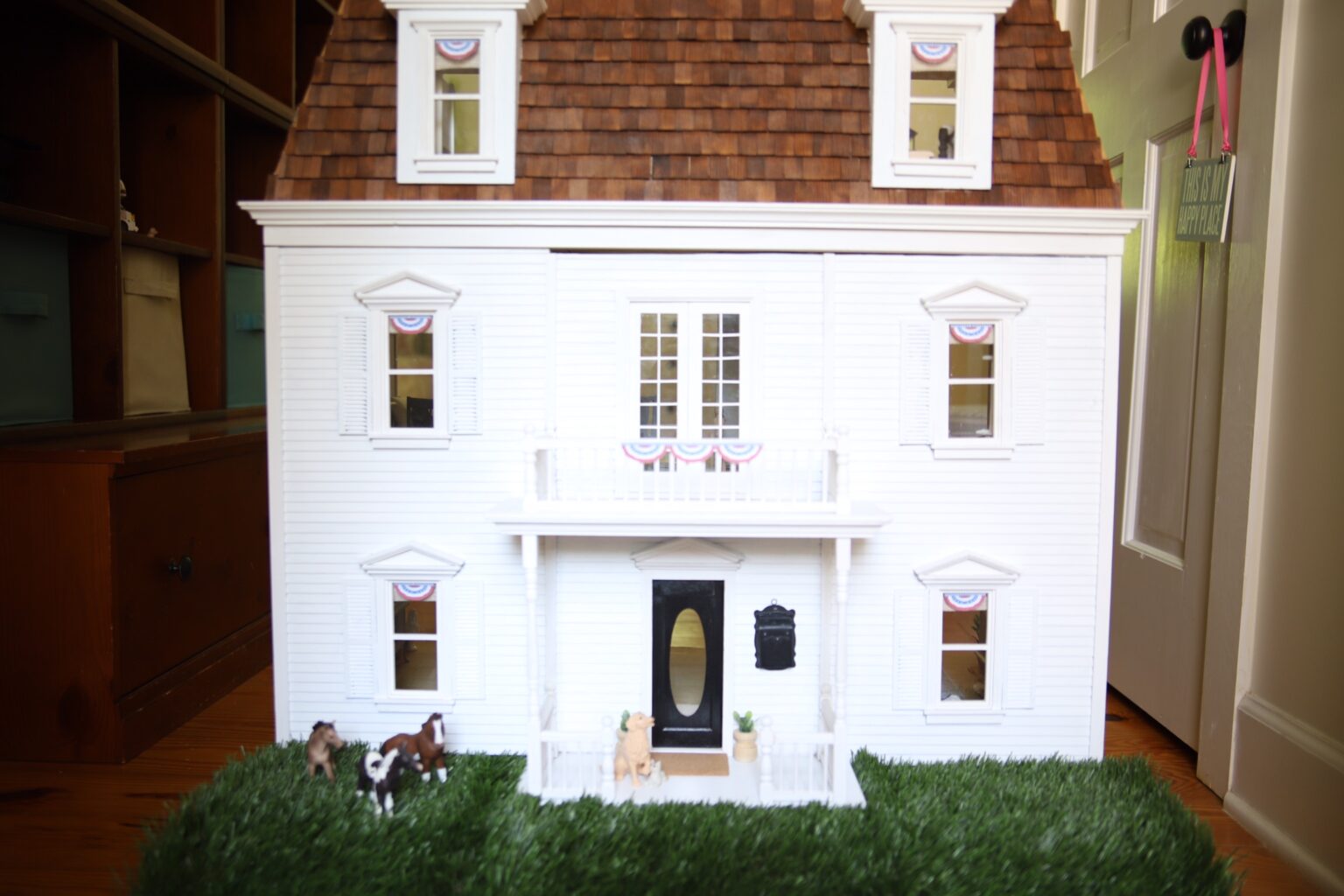 Miniature Farmhouse Summer Tour - Gracefully Home